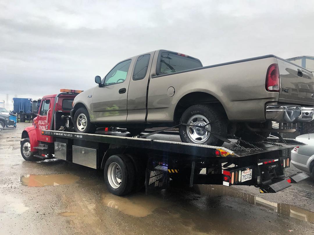 How To Choose Right Towing Service For Your Car